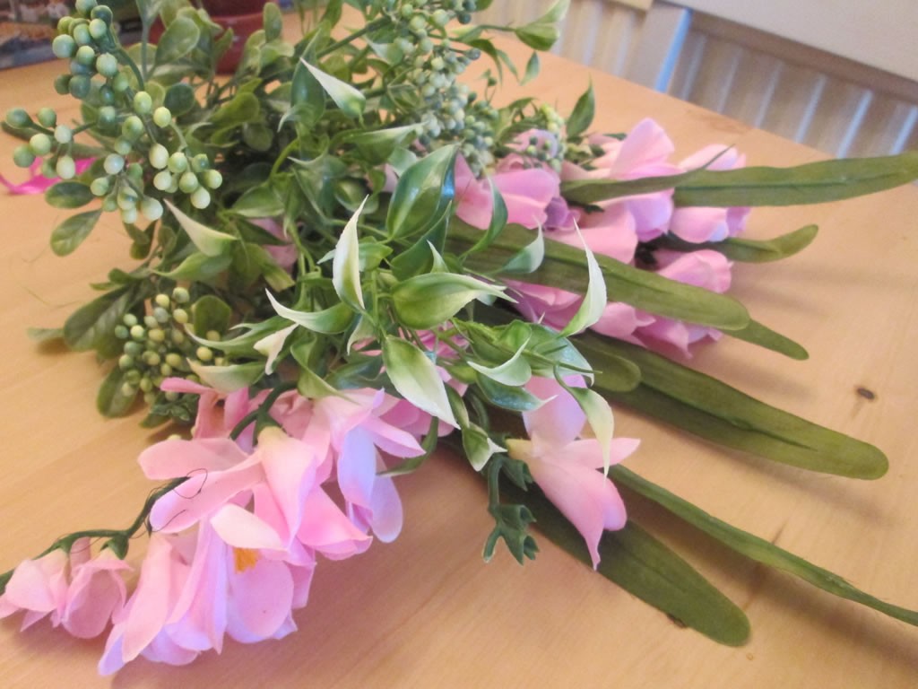 A Spring Wreath Tutorial Tea And A Sewing Machine