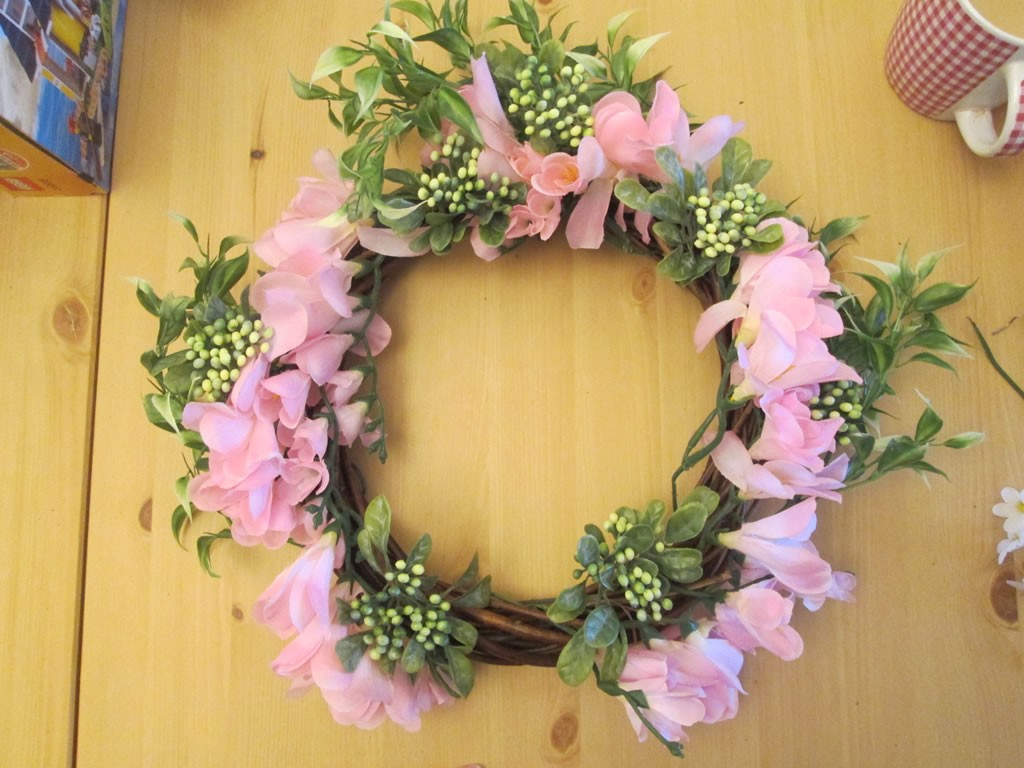 A Spring Wreath Tutorial - Tea and a Sewing Machine