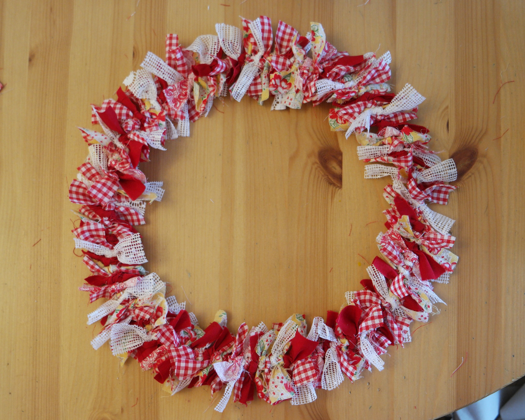 How To Make a Tied Wreath - Wild Blossom Life